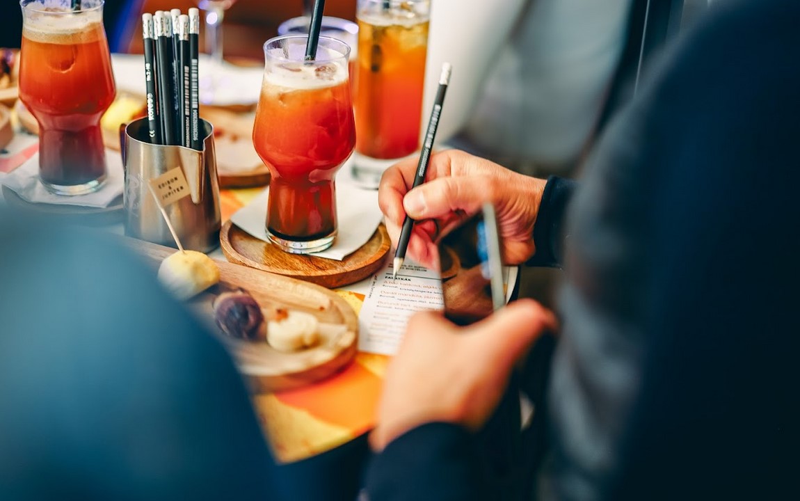 Edison & Jupiter: Kávé, vers és művészet harmóniája | Kávéház Magazin - Kávé és Sztori